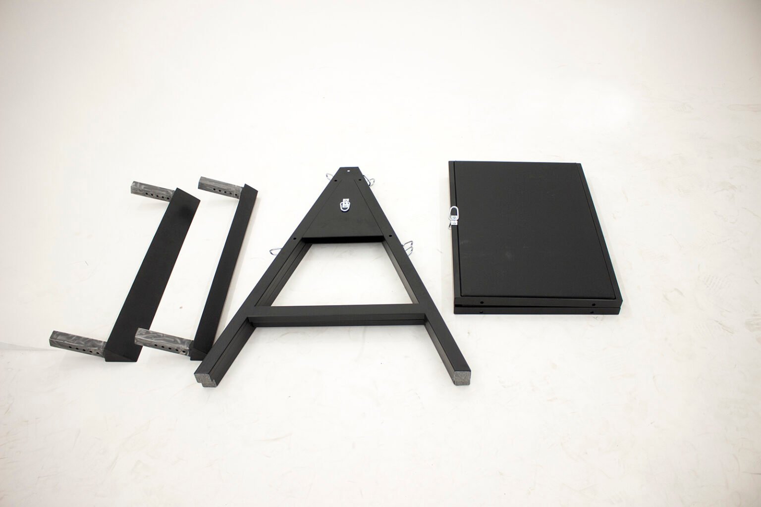 STEEL POMMEL HORSE - BDSMarchitecture